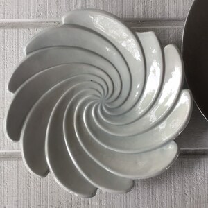 Vintage Atlantic Mold Swirl Bowl Pottery Bowl Ceramic Bowl Salad Bowl ...