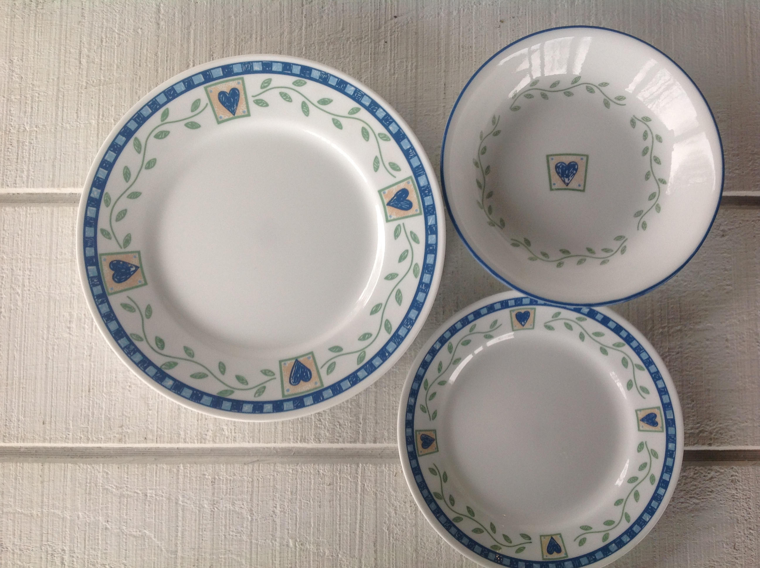 set of corelle plates Corelle country cottage dinner plates replacement ...