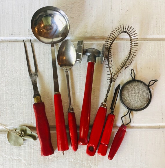Primitive Red Kitchen