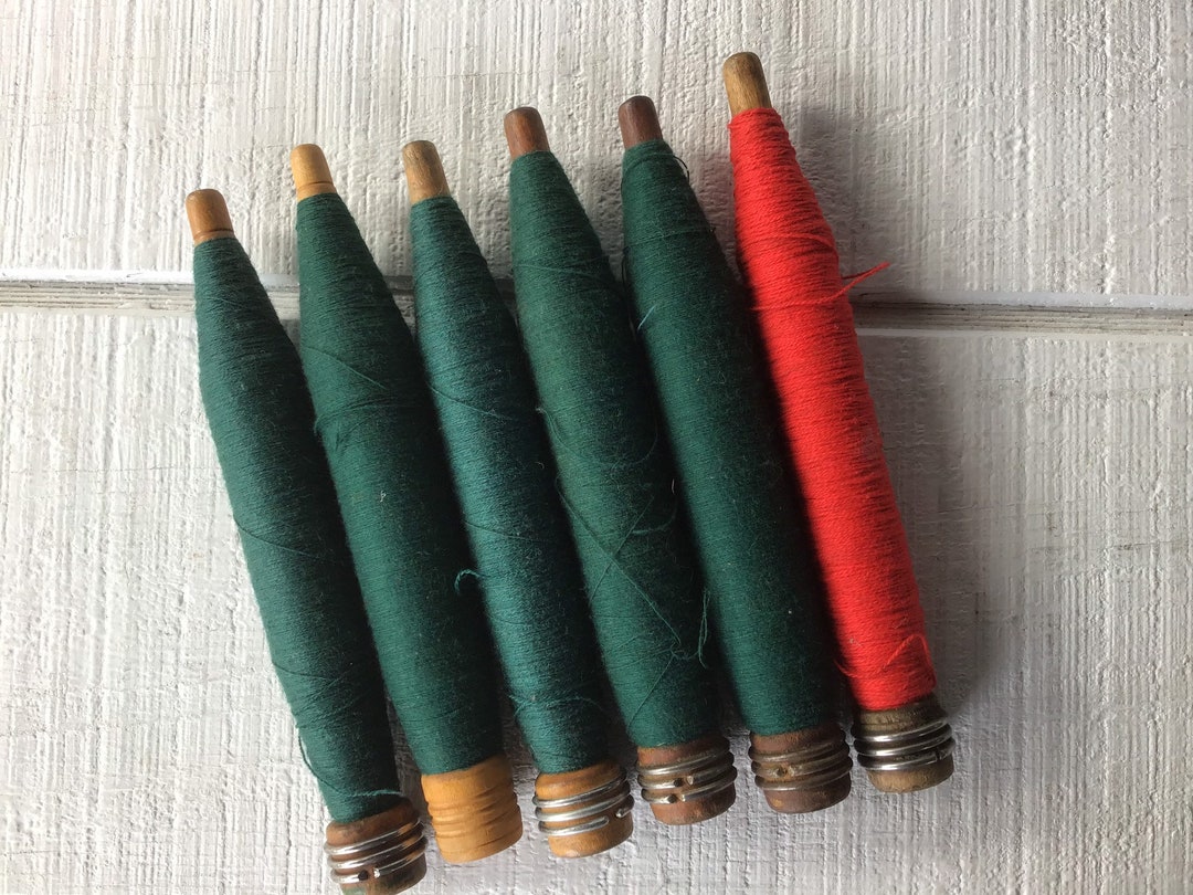 6 Vintage Industrial Textile Wooden Bobbins With Thread Green and Red ...