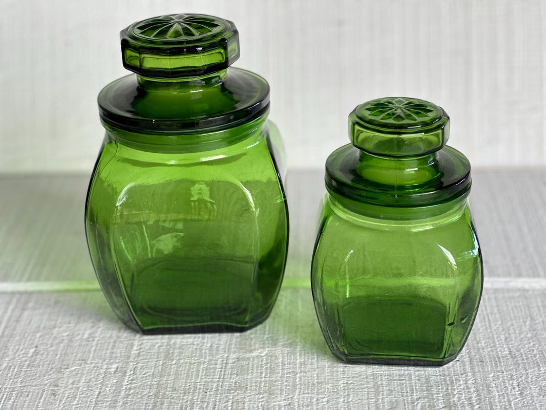 Vintage Emerald Green Glass Canister W/ Lid Green Glass Apothecary ...