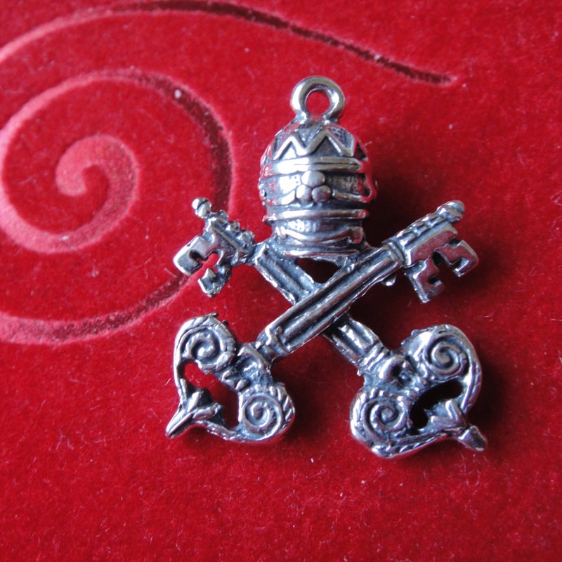 Crown Key Necklace - Etsy