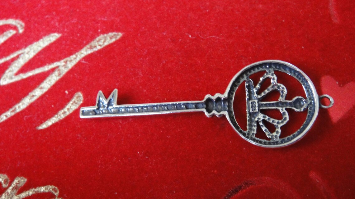 925 Sterling Silver Oxidized Crown Key Charm, Pendant, Crown Key, Crown ...