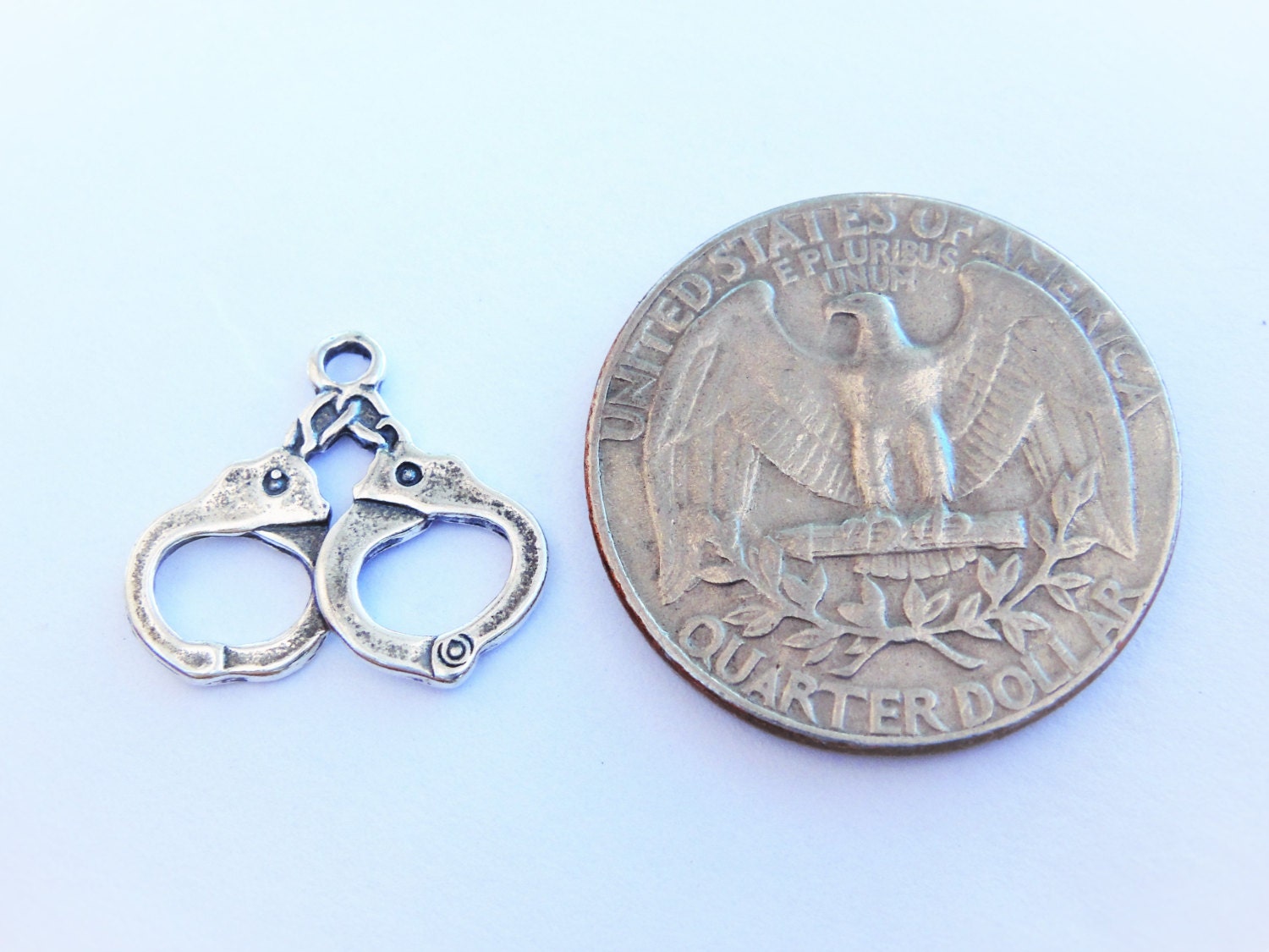 925 sterling silver Small Handcuff Charm folded Silver hand - Etsy 日本