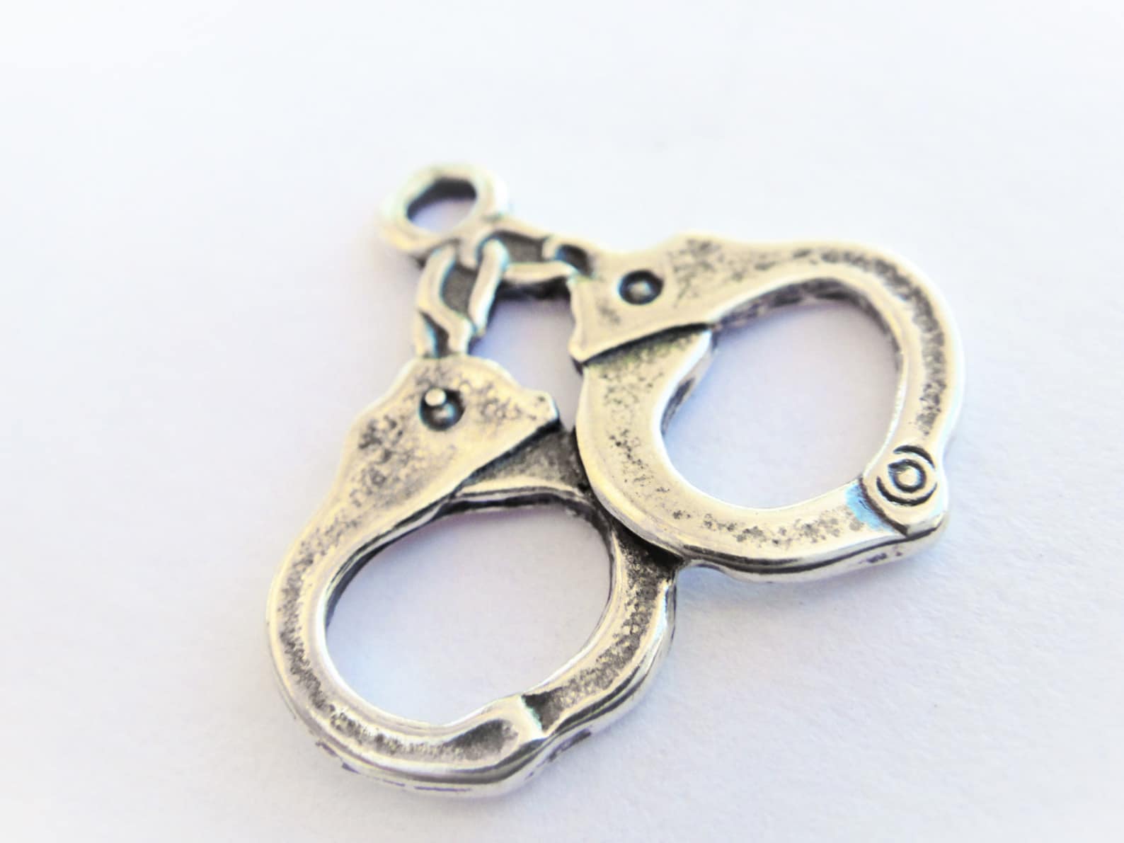 925 sterling silver Small Handcuff Charm folded Silver hand - Etsy 日本