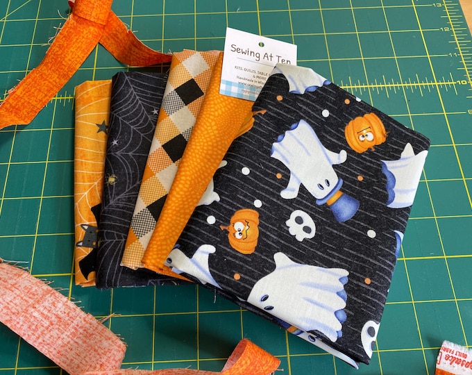 Halloween Fat Quarter Bundle of 5 Cute Halloween Quilting Fabrics - Etsy