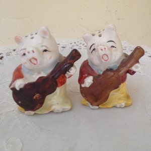 Vintage Adorable Pair of Pig Musician Salt and Pepper Shakers -nice ...