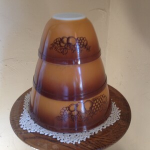 Vintage Set of 3 Nesting Pyrex Fruit Old Orchard Harvest Orange Brown ...