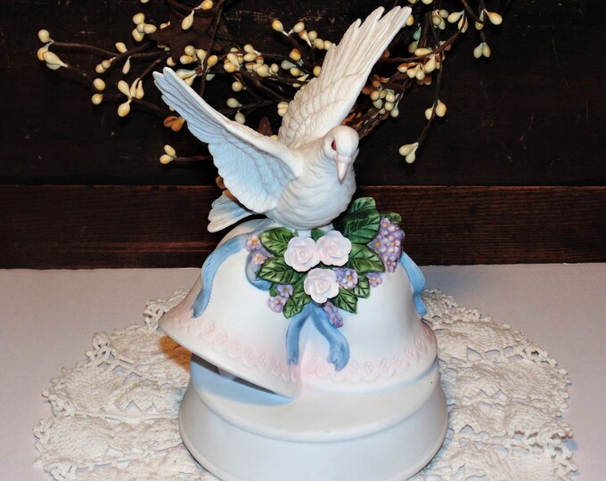 White Dove Music Box Figurine Jonathon Byron Porcelain Bisque Wedding ...