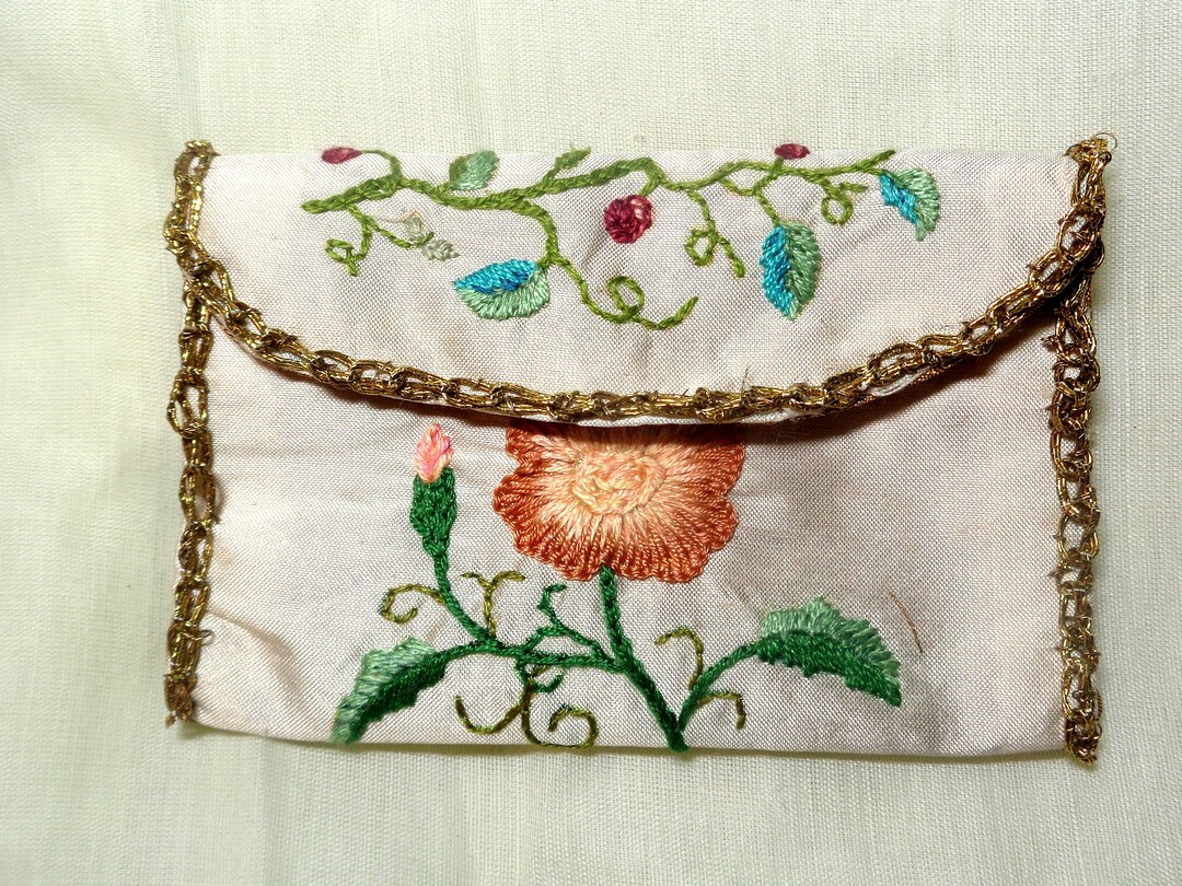 Museum Mimics© - 1760 – Antique Inspired Small Silk Embroidered Purse ...