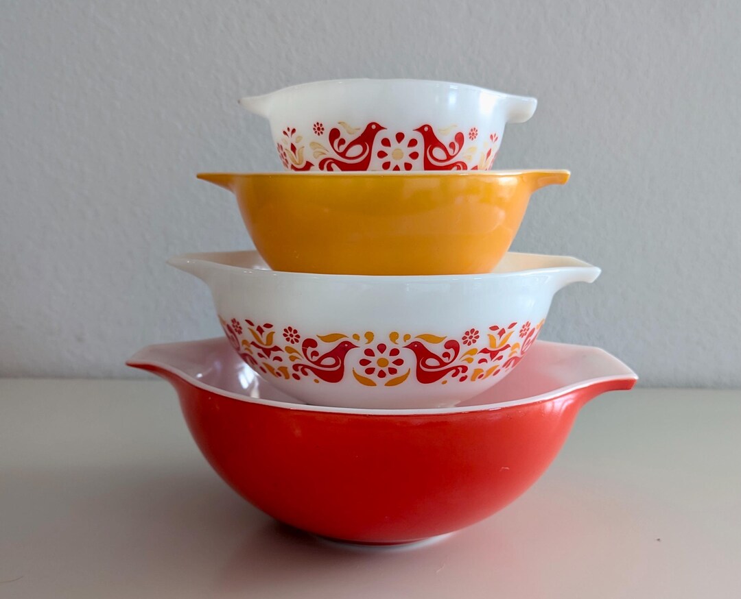 Set of 4 Pyrex Friendship Pattern Mixing Bowls, Orange and Red Pyrex ...