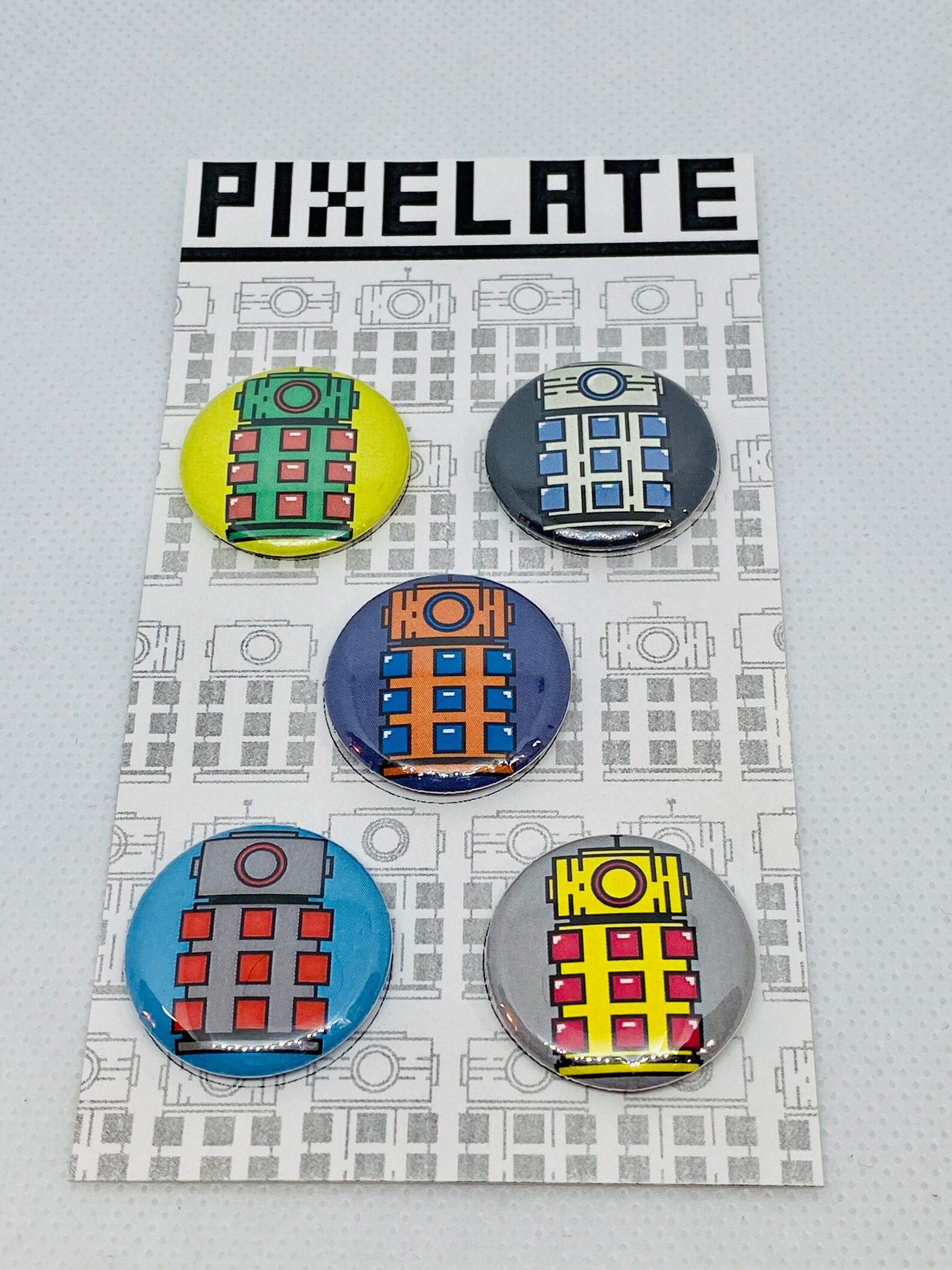 Pixelate!!! Set of 5 Pins/buttons or Magnets - Vintage Robot, Robot Art ...