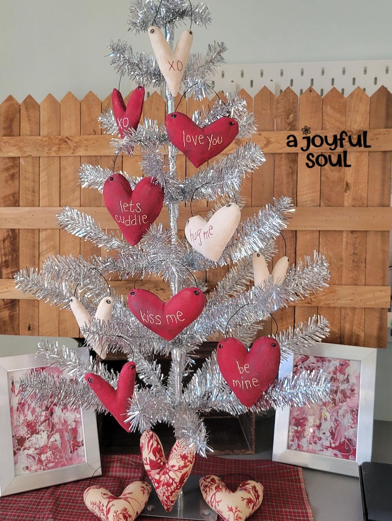 PATTERN - Tree of LOVE Heart ORNIES - "quick Prims", Ornaments, Folkart ...