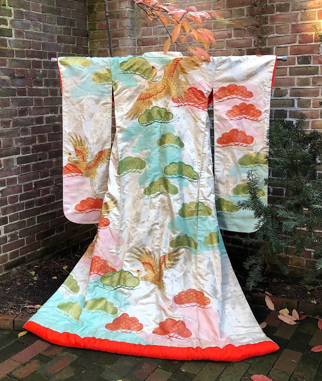 Japanese Vintage WEDDING Kimono Formal Outer Robe W/ Gold Embroidered ...