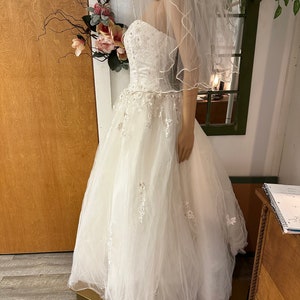 Emery is a Stunning Vintage Wedding Dress by Lady Eleanor. Corset Back ...