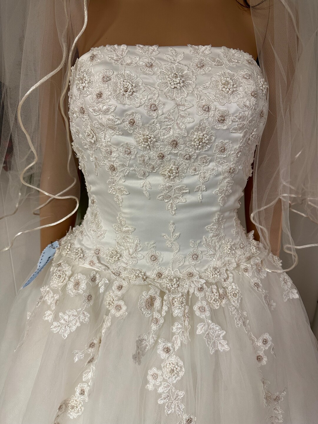 Emery is a Stunning Vintage Wedding Dress by Lady Eleanor. Corset Back ...