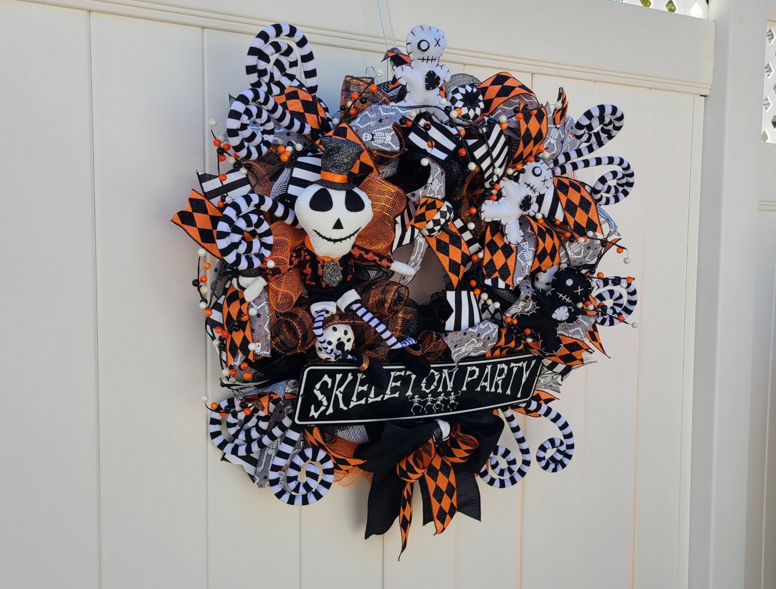 Halloween Skeleton Wreath for Front Door, Halloween Door Hanger ...