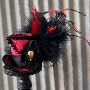 Black and Red Raven Skull Hat, Steampunk Micro Mini Top Hat, Alice in ...