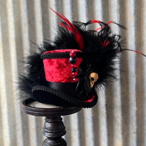 Black and Red Raven Skull Hat, Steampunk Micro Mini Top Hat, Alice in ...