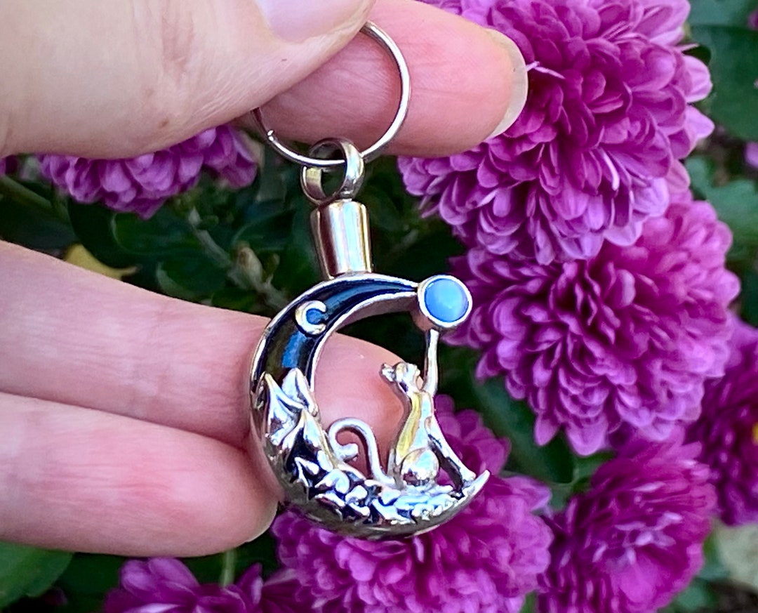 Keyring Keychain Urn Cat on Heart Cremation Jewelry Holds Ashes Pendant ...