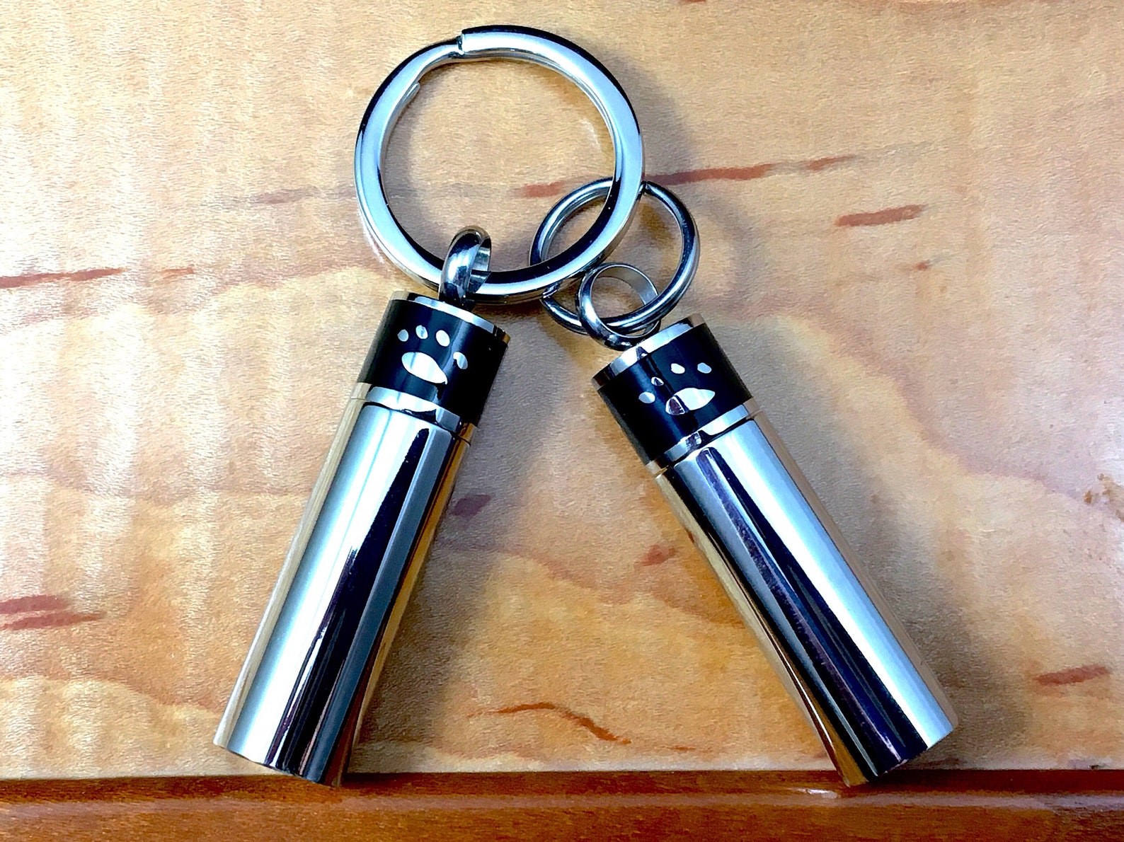 Mens Pet Cremation Key Chain Ring Urn for Ashes LARGE VIAL Paw Print ...