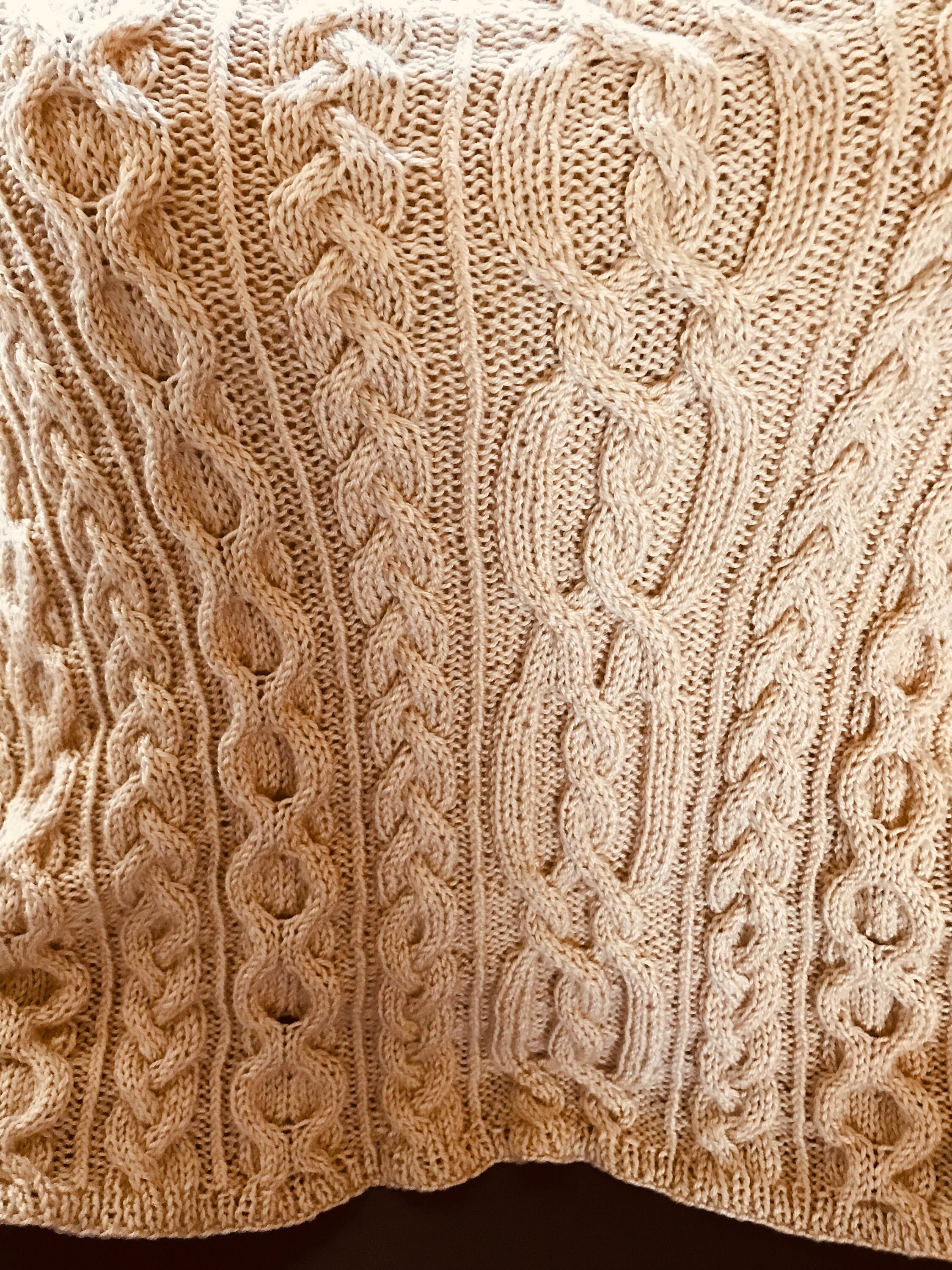 Knitted cable afghan