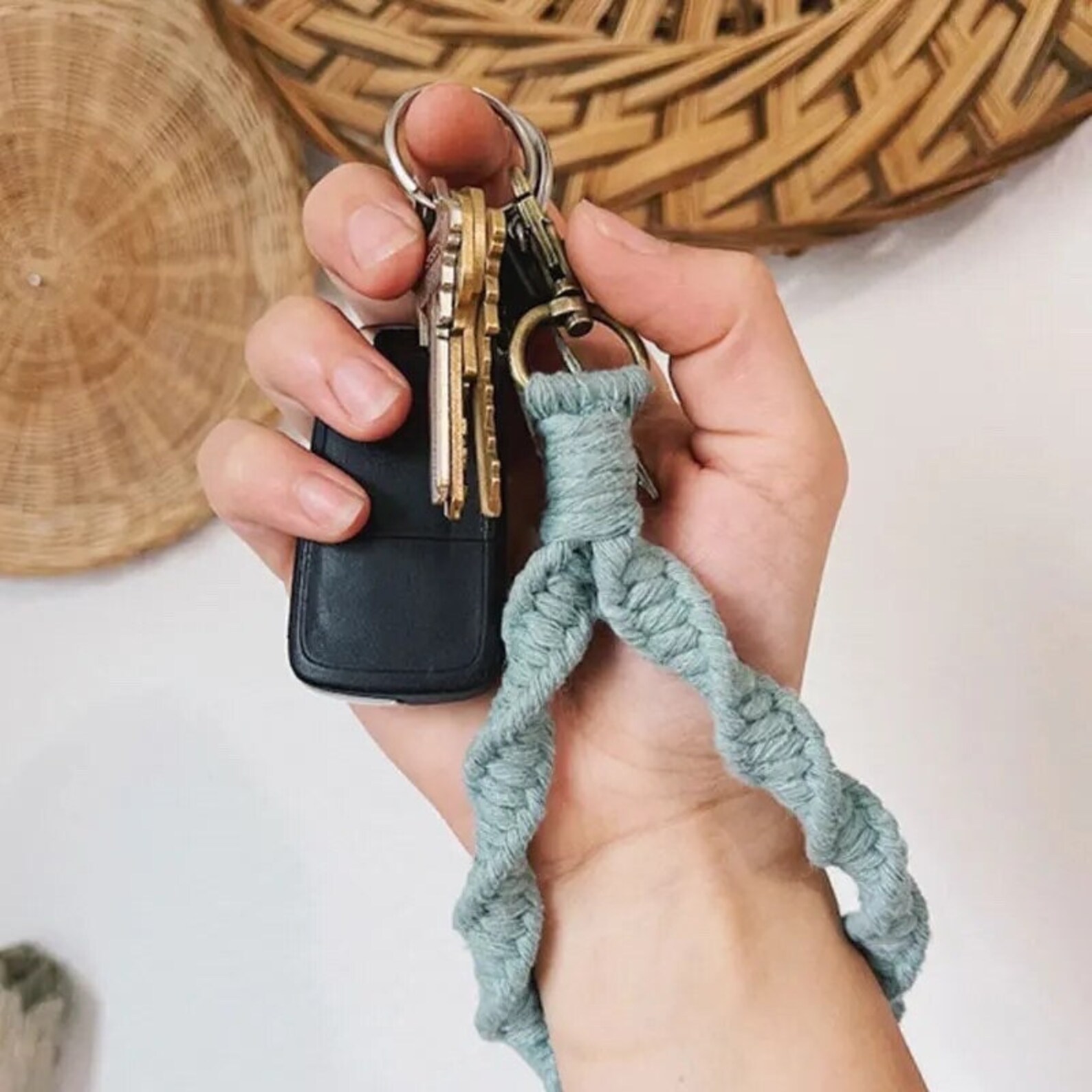 Spiral Twist Macramé Keychain Macramé Wristlet Gift for Women Chunky ...