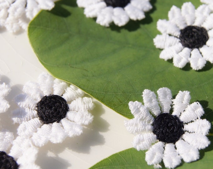 White Flower Embroidered Applique Vintage Embroidery - Etsy