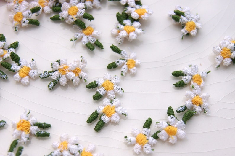 White Flower Embroidered Applique Vintage Embroidery - Etsy