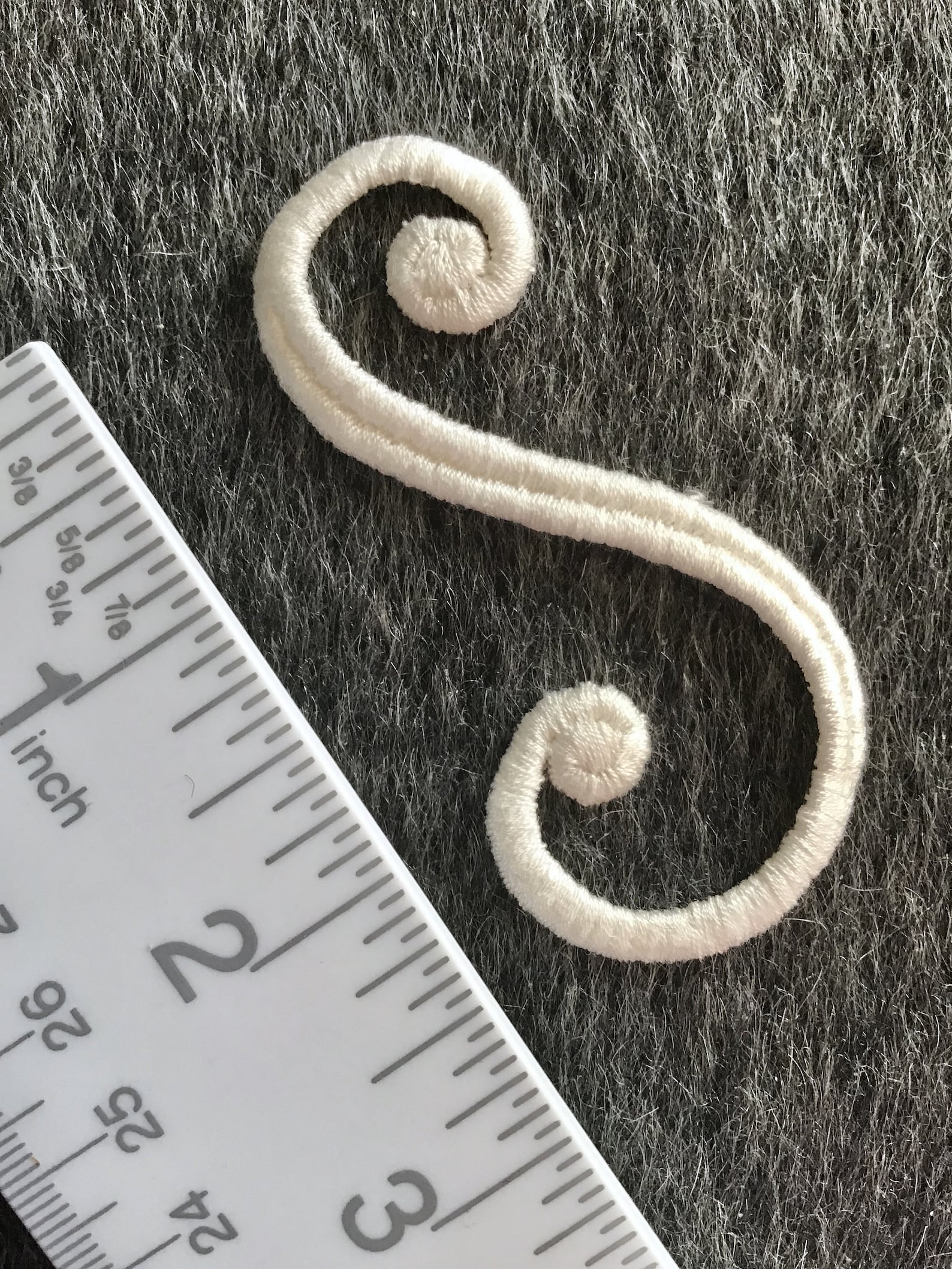 Cursive Letter S Off-white Iron-on Patch Venise Applique Craft ...