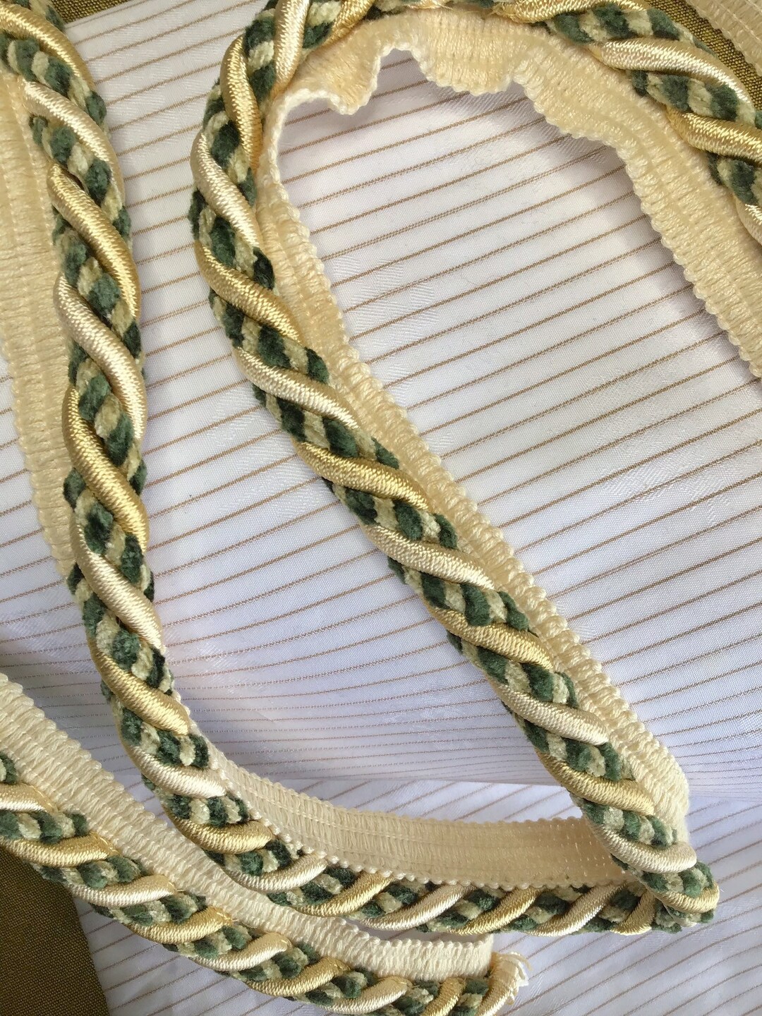 CONSO CHAMPAGNE IVORY Green Fancy Twisted Cording With Lip for Pillows ...