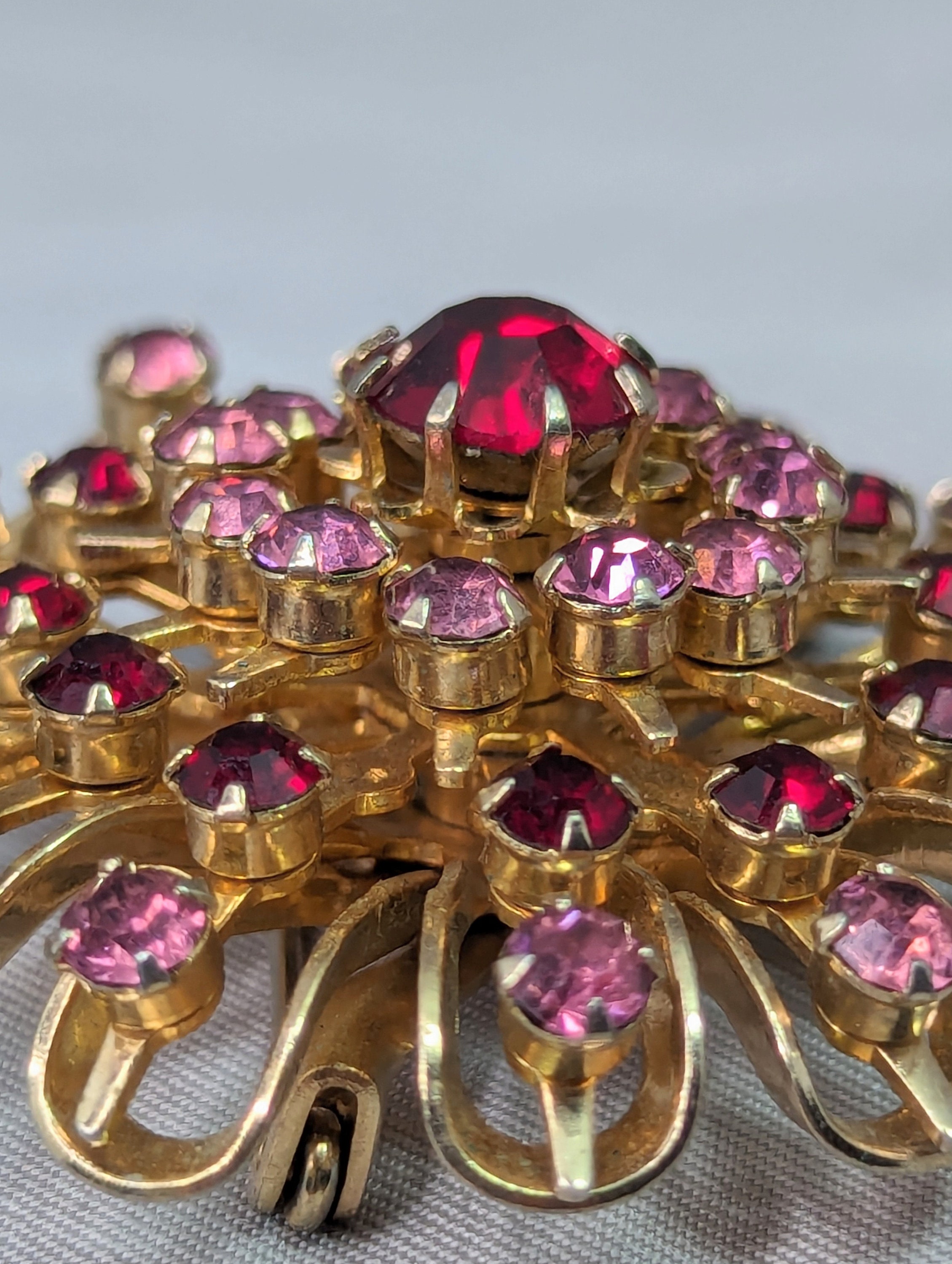 Vintage Coro Brooch Starburst Pink Red Gold Tone Mid Century Modern 50 ...