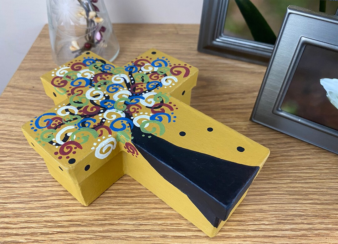 God Box/Prayer Box Gold Cross-Shaped Box with hand-painted - Etsy.de
