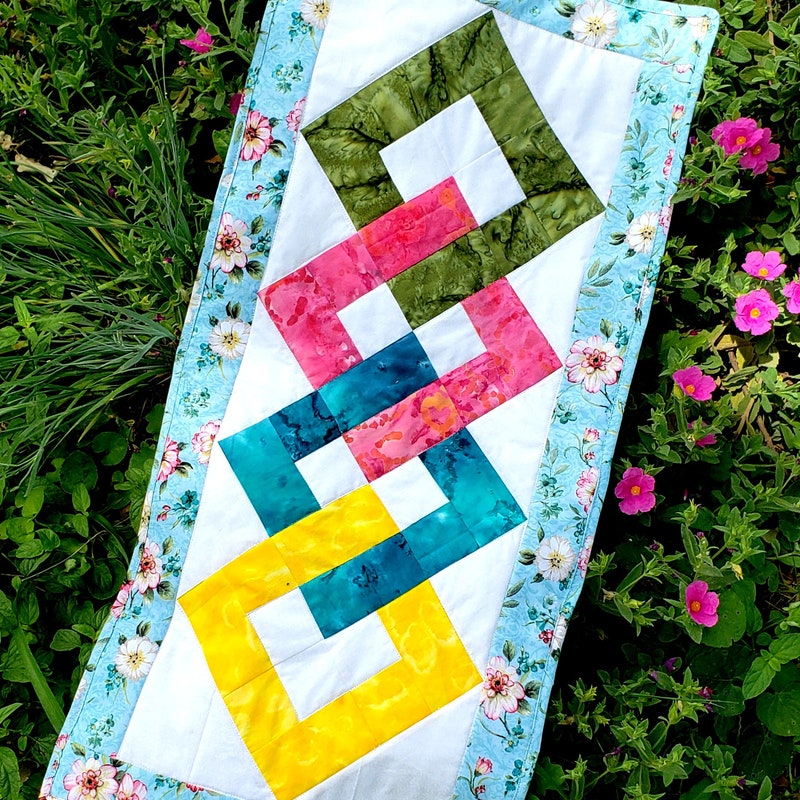 Summer Table Runner - Etsy
