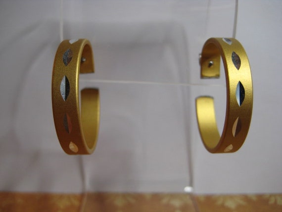 NOS Contempra Gold Tone Anodized Aluminum Hoops - Gem