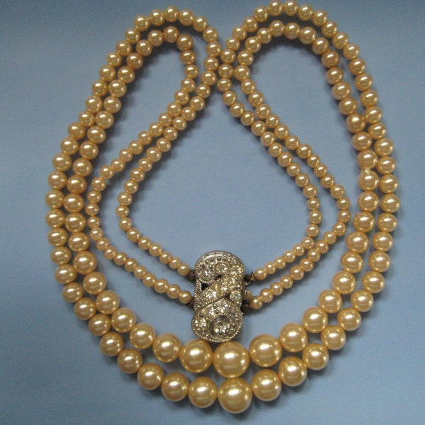 Graduated Pearls - Etsy