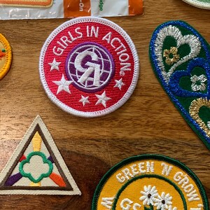 A Batch/lot of 20 Vintage Girls Scout Patches - Etsy