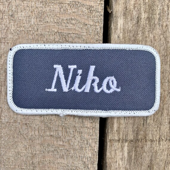 Niko. Una patch camicia di lavoro grigio che dice | Etsy