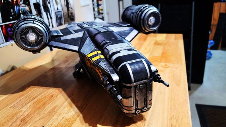 Mandalorian Razor Crest Ship With Mandalorian Figure Pro-paint - Etsy