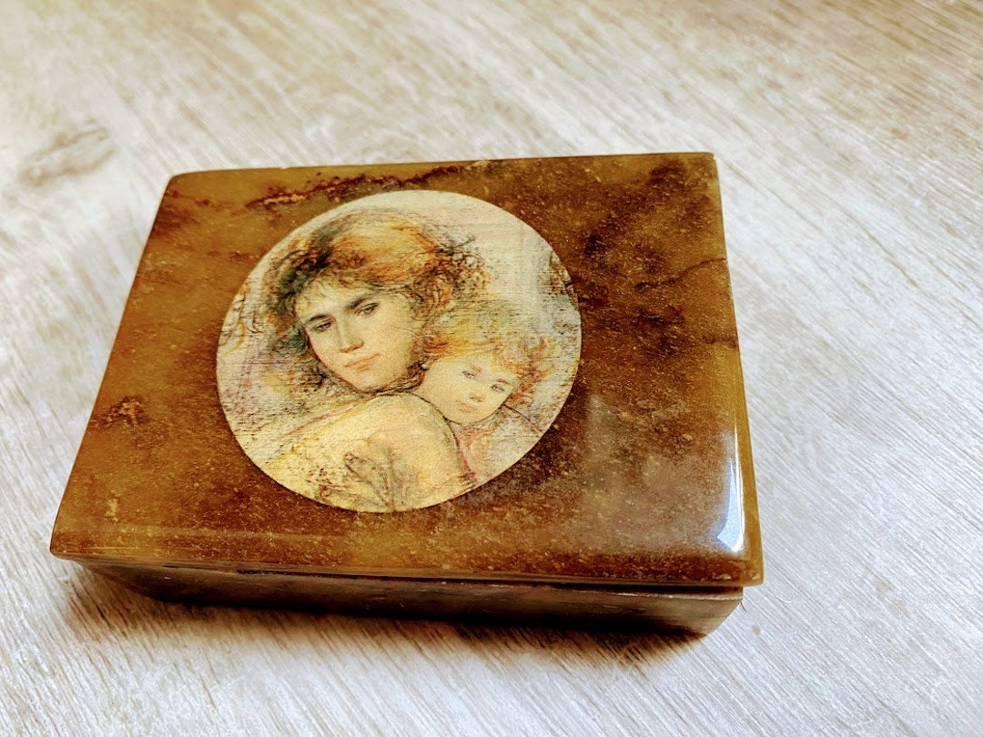 Stone Carved Box. Green Onyx Box. - Etsy