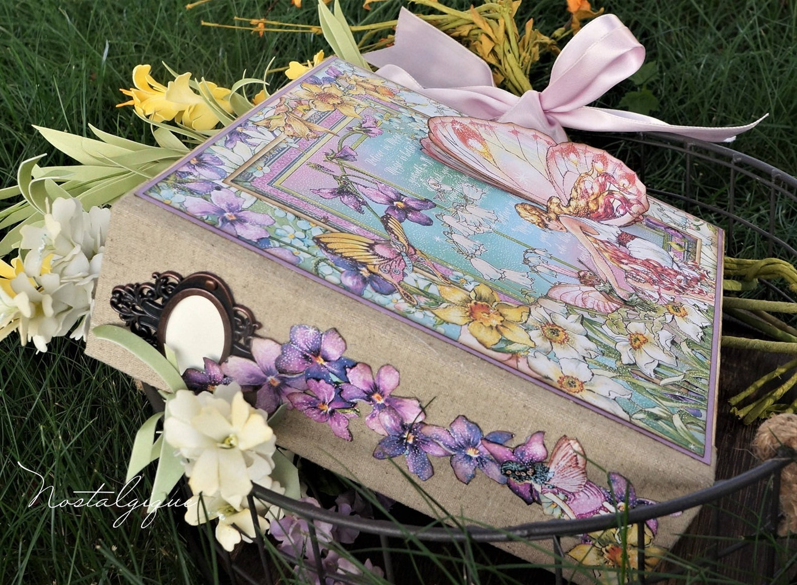 Fairie Wings Graphic 45 Mini Album-tutorial door NostalgiqueScrap ...