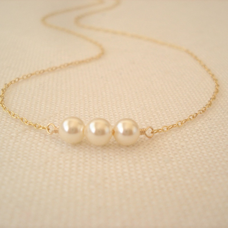 Three Pearl Necklace - Etsy