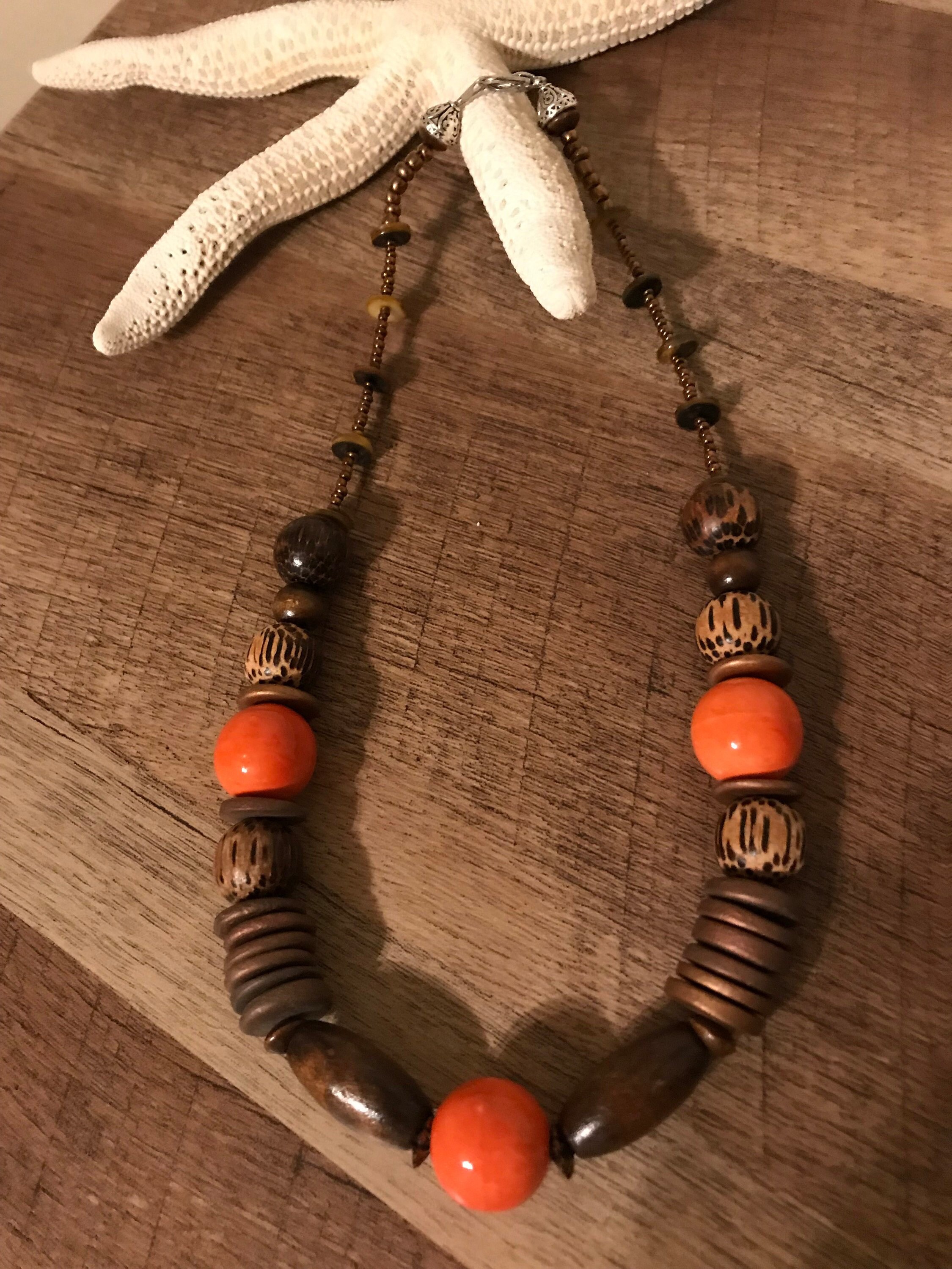 Collar naranja y marrón, gargantilla, madera, cerámica, inspiración ...