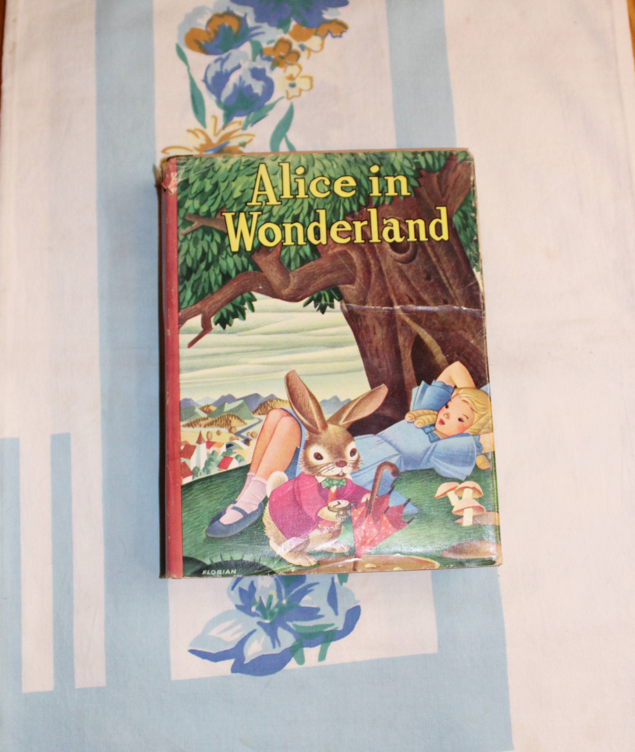 Alice in Wonderland, 1945 Whitman Book - Etsy