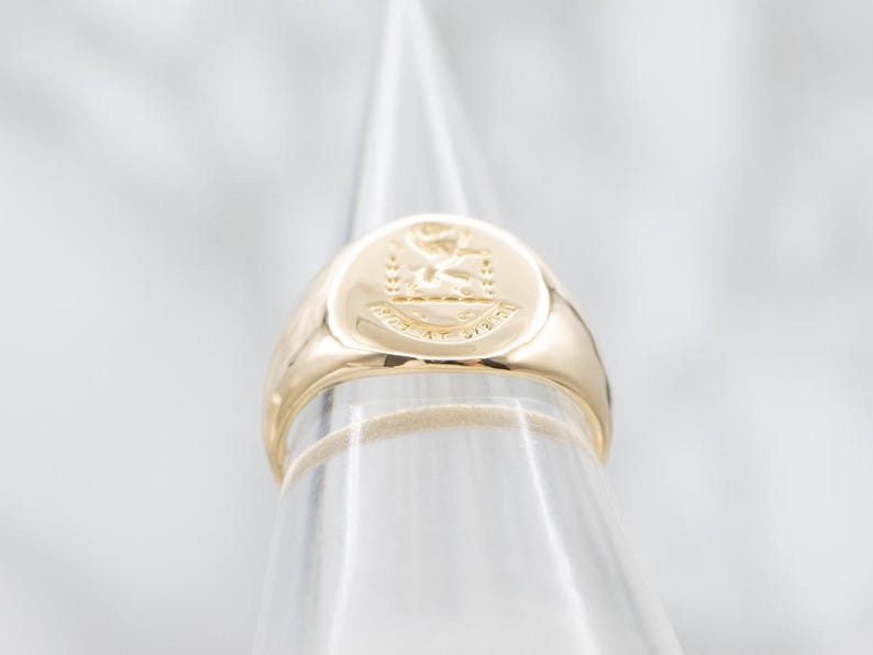 Engraved Family Crest 18K Yellow Gold Signet Ring, Antique Lion Emblem ...