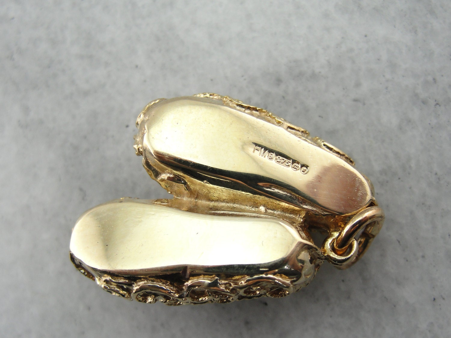 Vintage Ornate Gold Slippers Charm or Pendant - Etsy