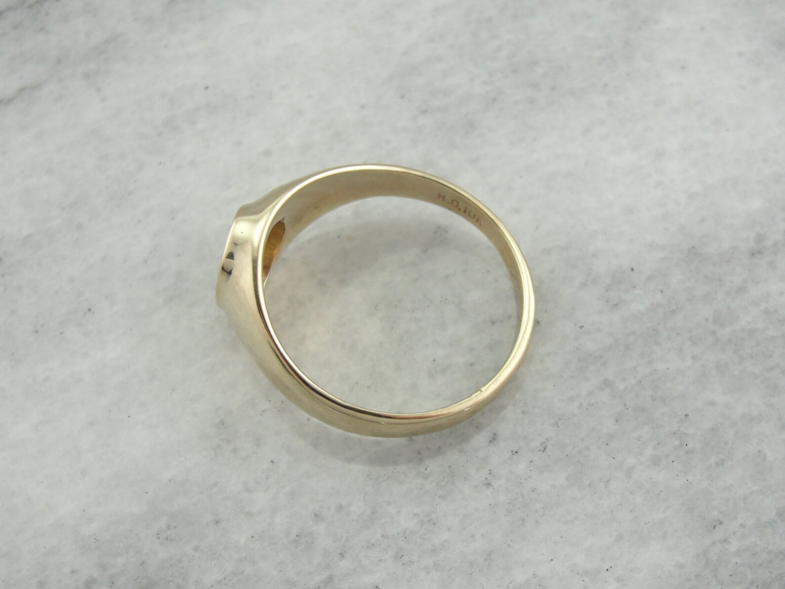 The Most Simple Signet: Vintage Signet Ring Crafted in Yellow - Etsy