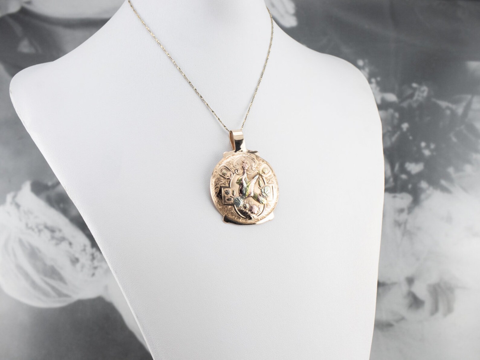 Large Cardinal Bird Disc Pendant Multi Color Gold Pendant - Etsy