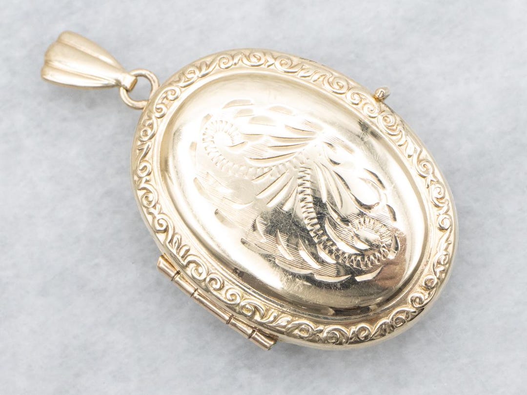 Vintage Etched Leaf Locket, 10K Yellow Gold Oval Pendant - Etsy