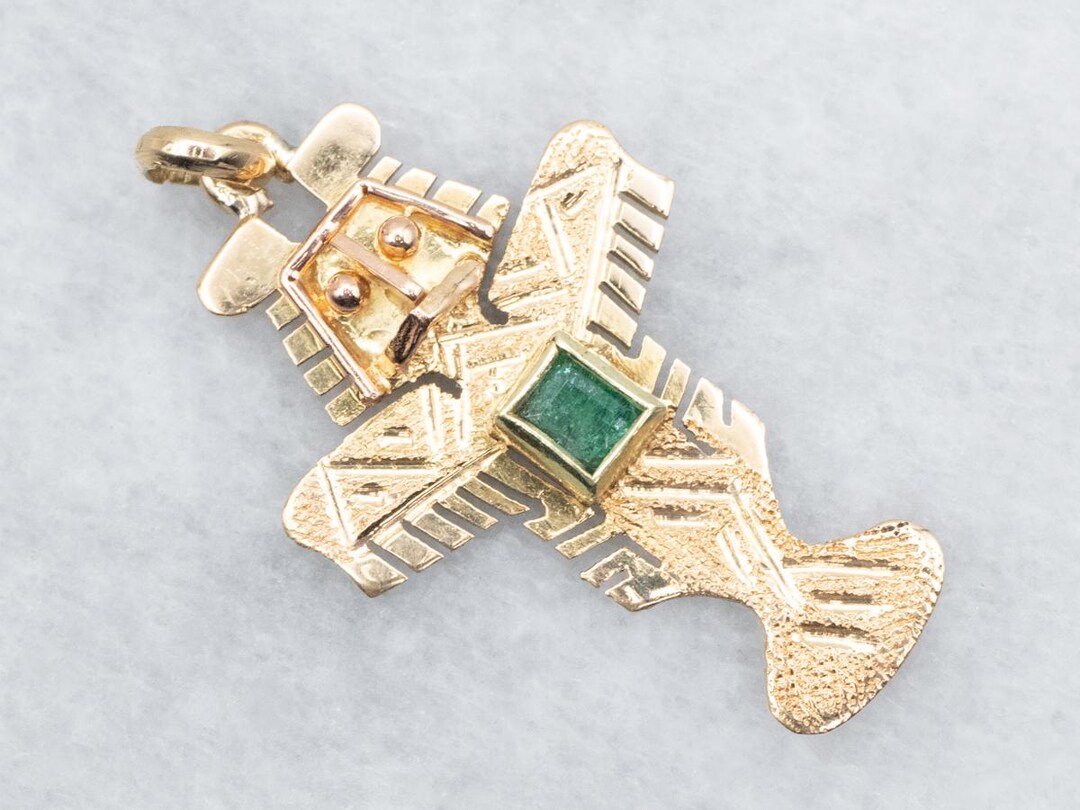 18-karat Gold and Emerald Tolima Tumi Pendant, Yellow Gold Emerald ...